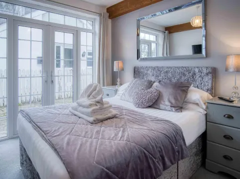 Caldey View - 3 Bed - Hot Tub - Penally - Tenby - Pembrokeshire