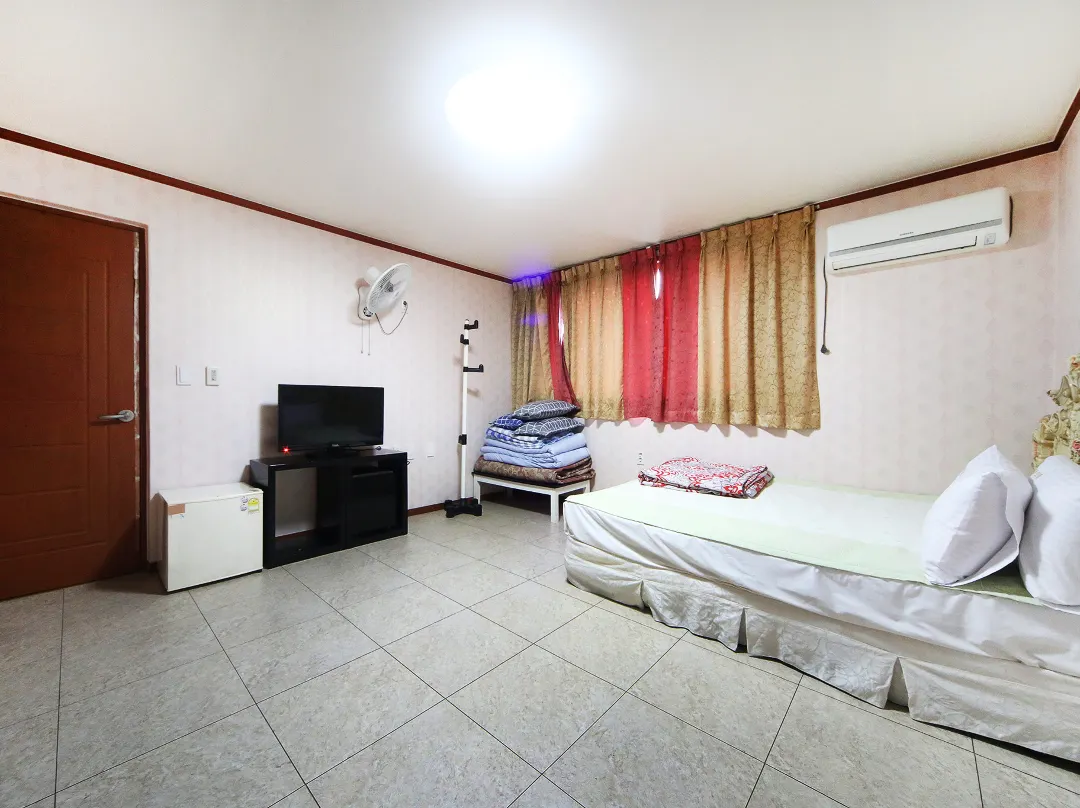 Tongyeong Crown - Tongyeong