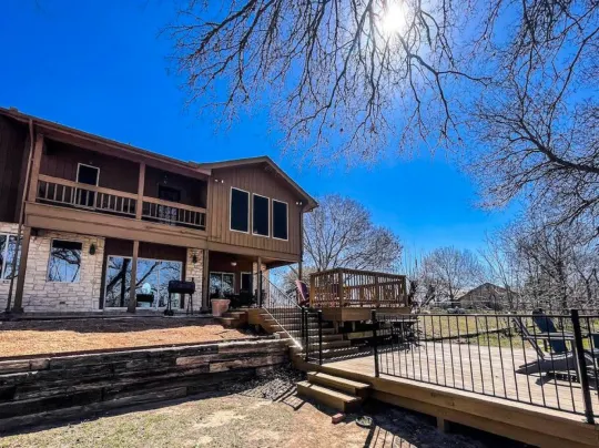 Riverside Escape - Waterfront, Spacious, Sunny Oasis - San Marcos, TX