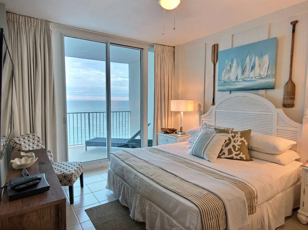 Expansive Balcony And Captivating Gulf Views - Luxurious Coastal Retreat - Gulf Shores, AL