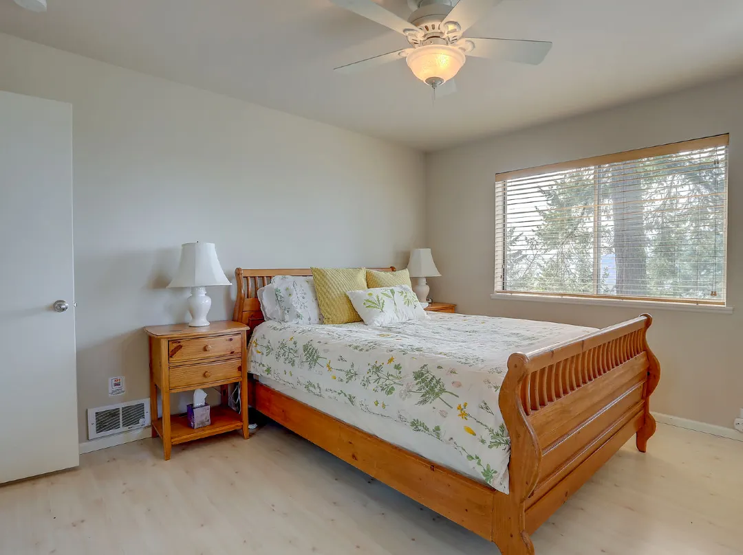 Scenic Views And Relaxing Hot Tub - Beautiful Mountain Escape - Parkdale, OR