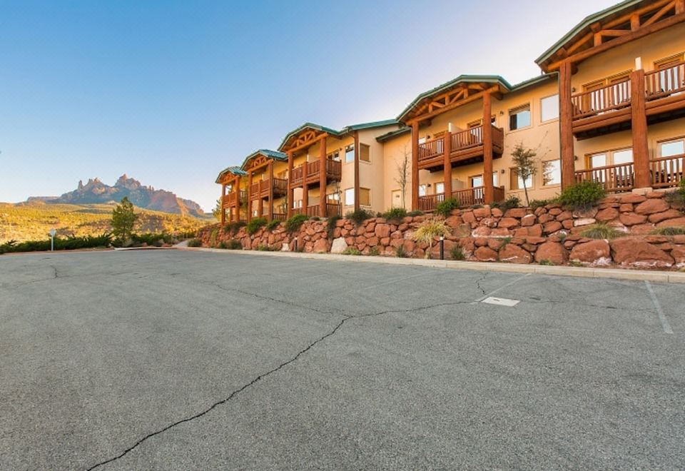 Hotel de Novo Springdale, Tapestry Collection by Hilton, Springdale ...