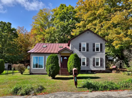 Expansive Backyard And Gourmet Kitchen - Charming Rustic Oasis - Castleton, VT