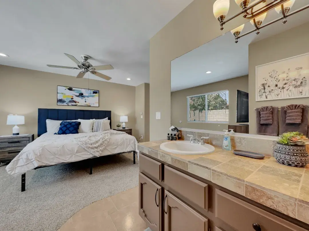 Sparkling Pool, Firepit, Shuffleboard And Bbq - Spectacular Haven - Glendale, AZ