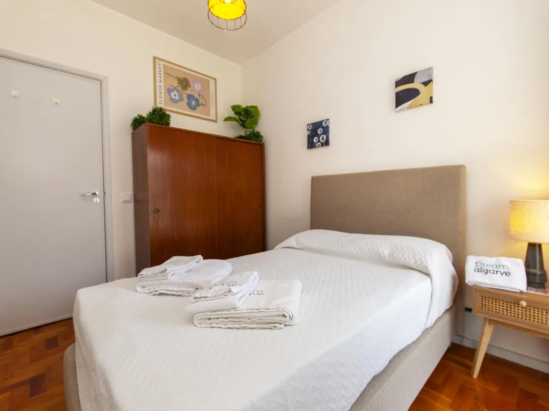 Y 02 - Bedroom 2 In Trindade Sun Guesthouse - Lagos