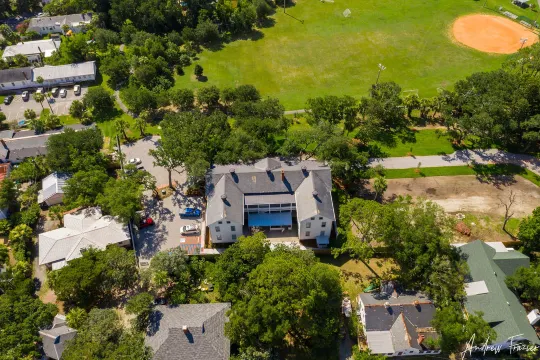 Stunning Retreat - Spa, Tennis, Historic Park, Pool, Games - Tybee Island, GA