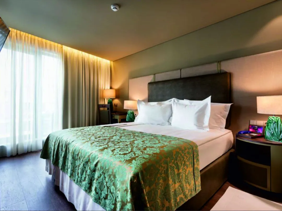 Hotel Jaguar Oporto - Airport To Hotel And City Is A Free Shuttle Service - Porto