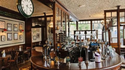 The Crown-Islington Updated 2023 Room Price-Reviews & Deals | Trip.com