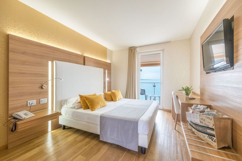 Kriss Internazionale Hotel - Bardolino