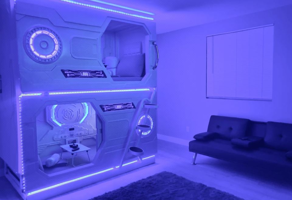 10 Best Pod Hotels In Los Angeles, California - Updated 2025 | Trip101