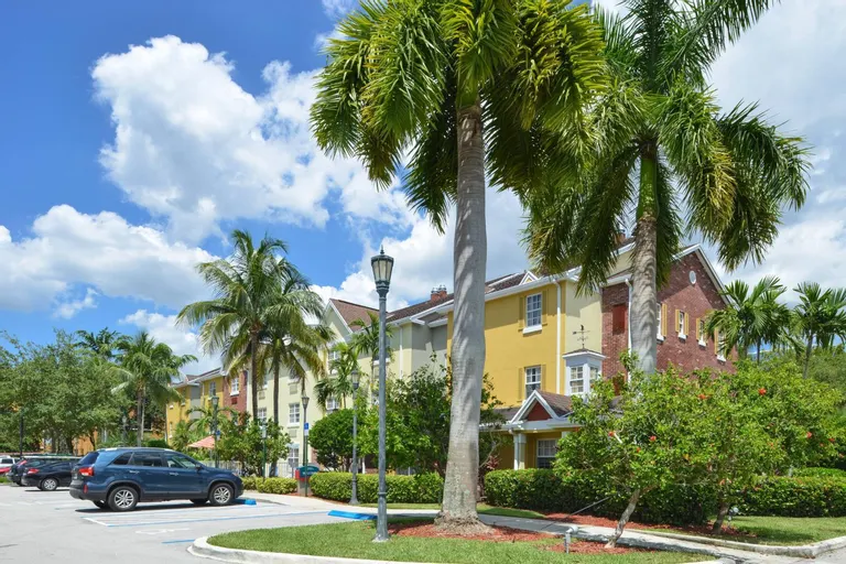 Candlewood Suites Miami Lakes - Miramar