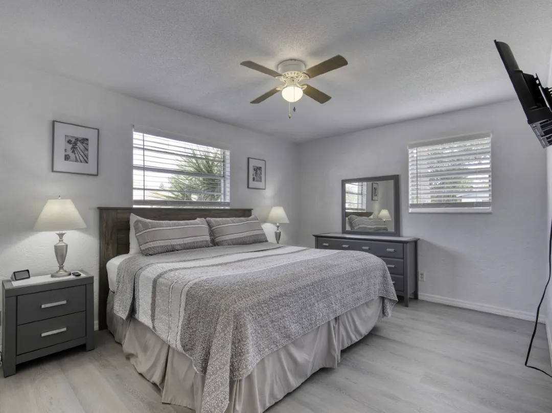 Charming Cabana With Fenced Yard And Adorable Decor - Cozy Getaway - Daytona Beach, FL