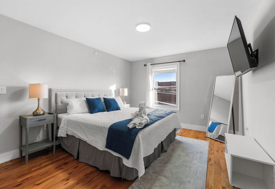 Luxurious Retreat! Near SI Stadium & PATH-Easy NYC Access-Walk to Shops ...