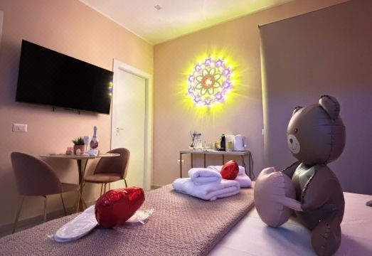 Roses Suite & Apartments, Capurso - Harga & Promo Terbaru 2026 | Trip ...