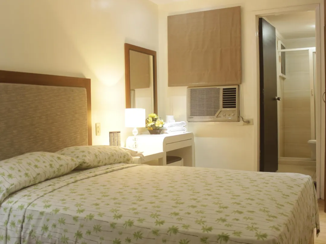 Ridgecrest Gardens Hotel - 