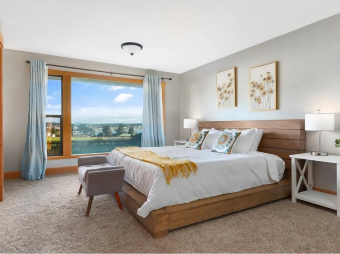 Stunning Views And Spacious Backyard - Charming Family Haven - オークハーバー, WA