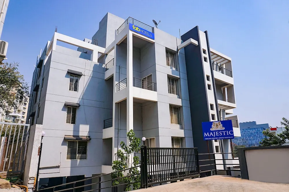 Fabhotel Majestic Luxurious - Nr Rajaram Bhiku Pathare Stadium - Pune