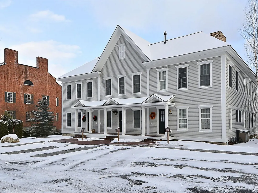 Inviting Open Floor Plan With Fireplace - Charming Upscale Retreat - Morristown, VT