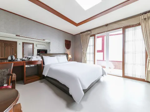 The Sea Of Jeju Dream - Jeju-si