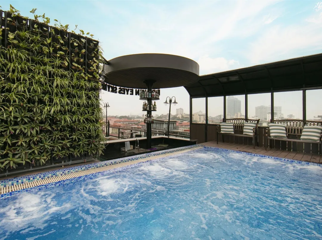 Solar Premium Hotel & Spa - Hanoi