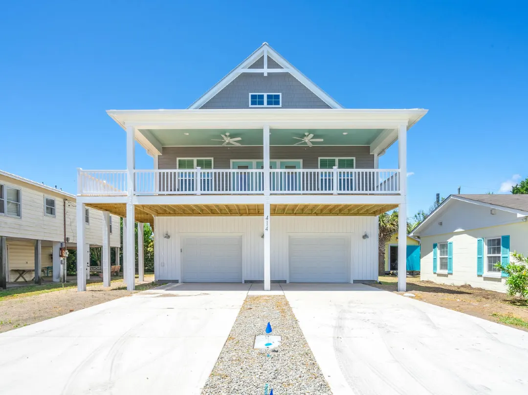 Beach Equipment And Gas Grill - Spacious Family Haven - Kure Beach, NC
