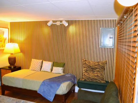 Red 4 Apartment - Experience The Comfort Of This Charming - North Dakota