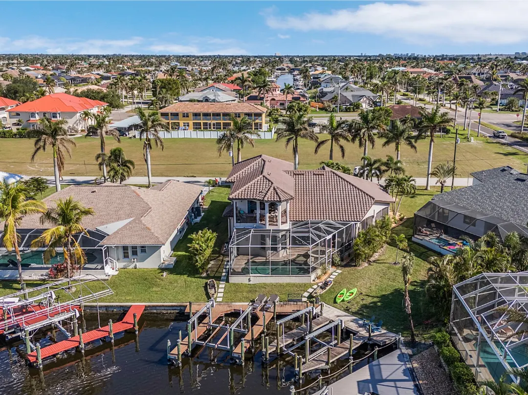 Heated Pool And Game Room - Exquisite Waterfront Escape - Cape Coral, FL