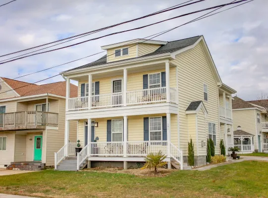 Expansive Water Views And Luxurious Amenities - Gorgeous Coastal Escape - Virginia Beach, VA