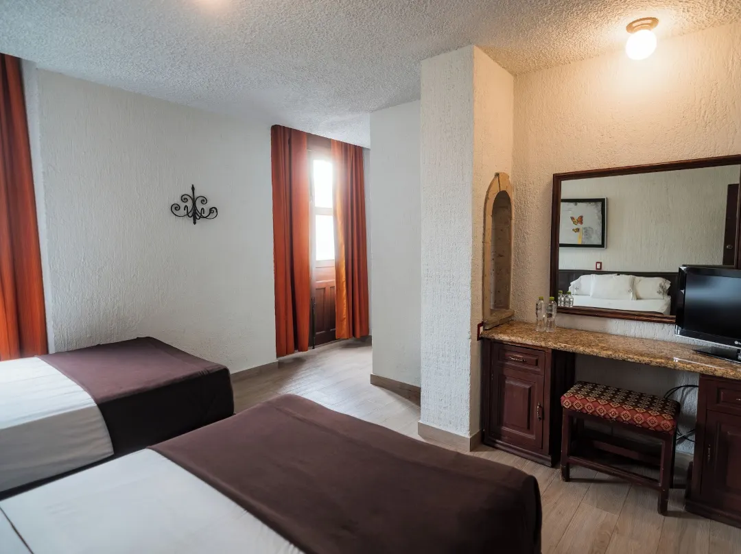 Hotel Don Quijote Plaza - Guadalajara Centro Historico - Guadalajara