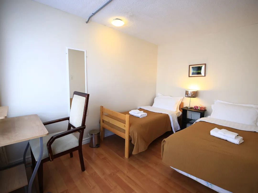 Jenny's Guest House - Great Slave Lake