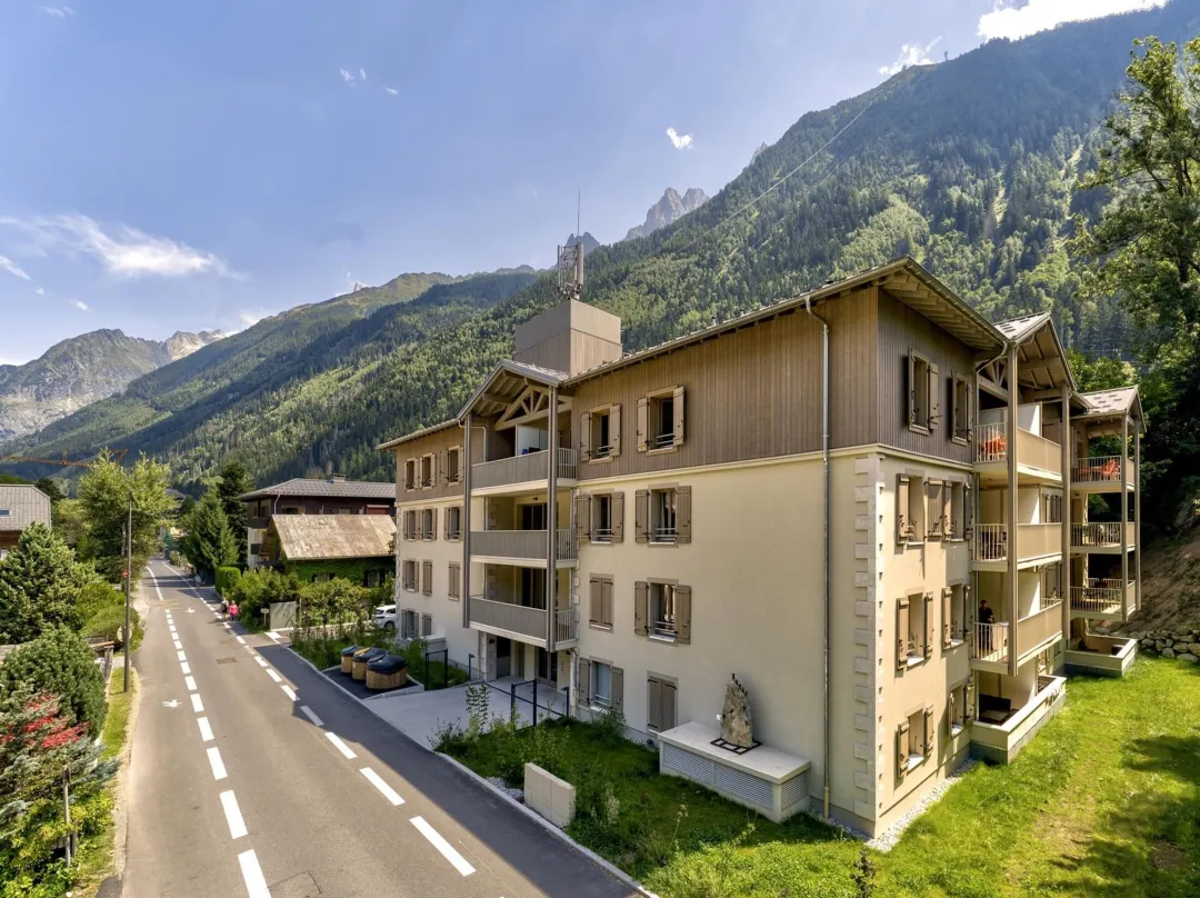 Cozy Chamonix Base With Scenic Balcony - Chamonix