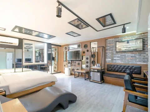 Jungheung-dong Hotel In Gwangju - 신안동