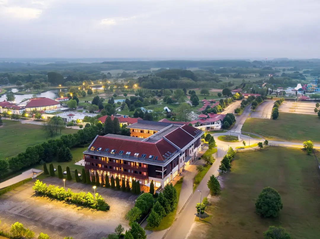 Aquarell Hotel - Cegléd