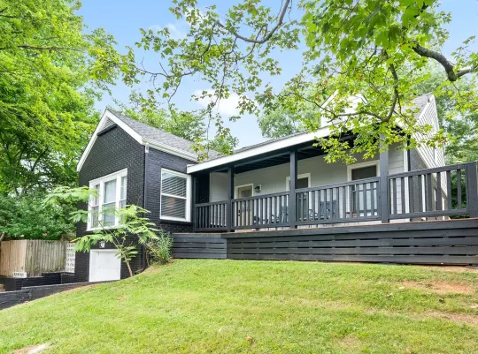 Game Room And Spacious Backyard - Charming Family Haven - Clarksville, TN