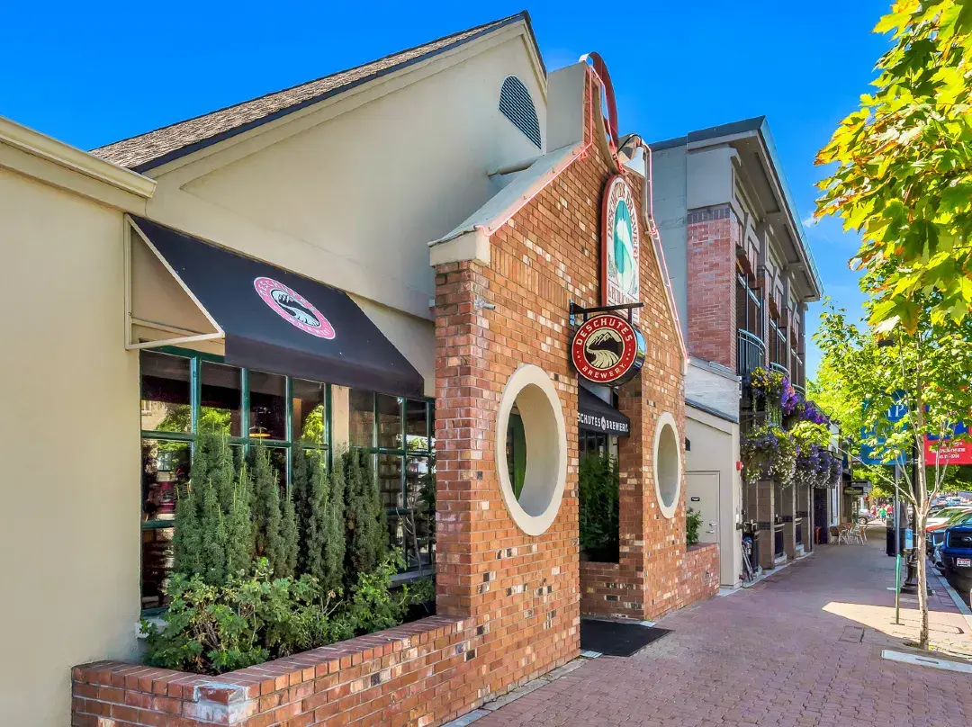 Breathtaking River View And Modern Amenities - Stunning Scenic Retreat - Bend