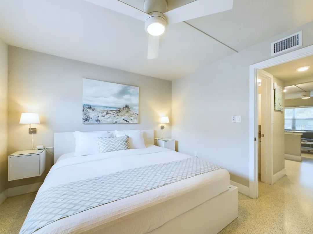 Exceptional Beach Access And Resort-like Amenities - Charming Coastal Haven - Cocoa Beach, FL