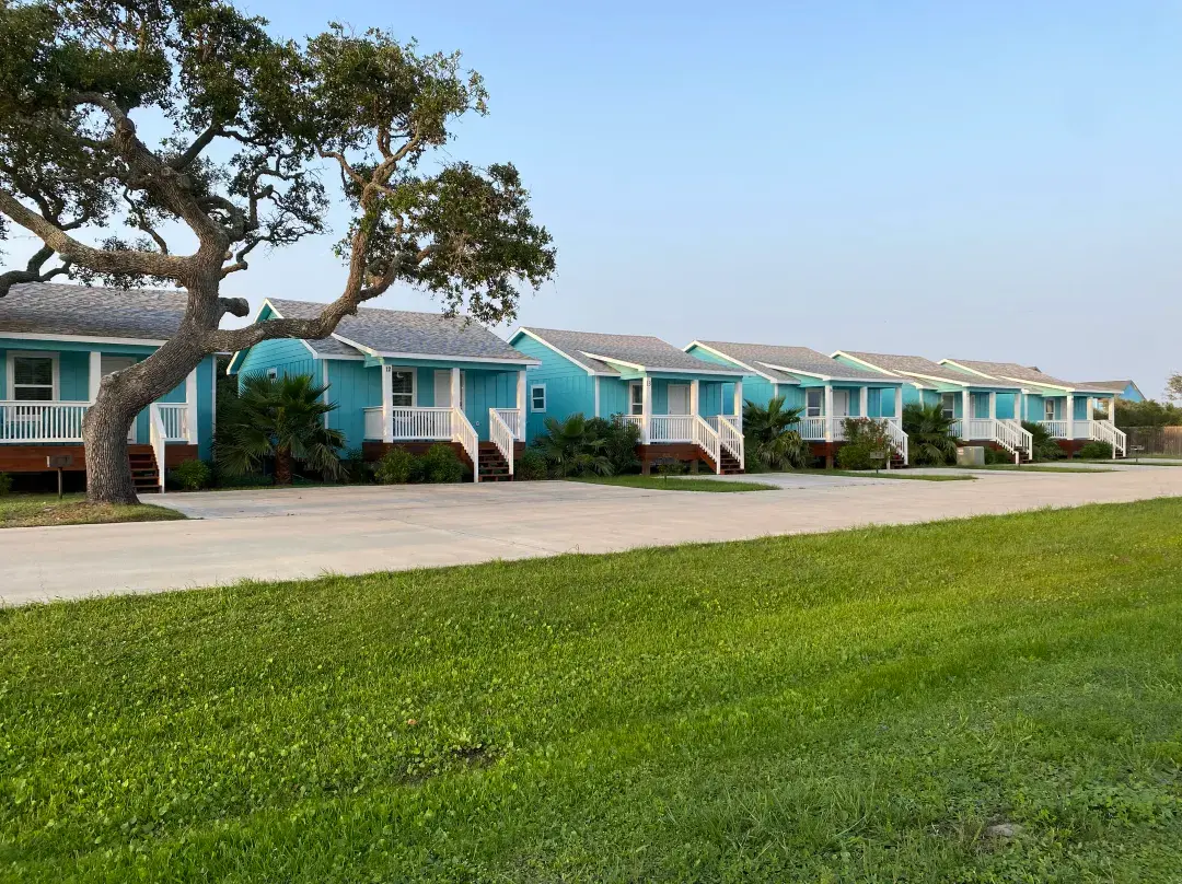 Spacious Design And Relaxation Amenities - Charming Coastal Haven - Rockport, TX