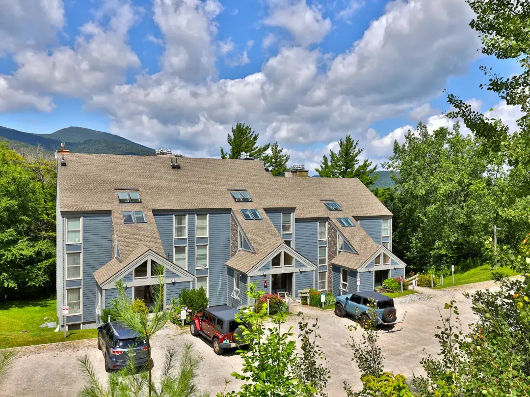 Ski-in Access And Cozy Electric Fireplace - Charming Mountain Retreat - Killington