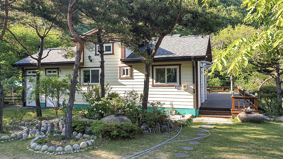 Geojedo Pung-gyeonghalu - Gyeongju-si