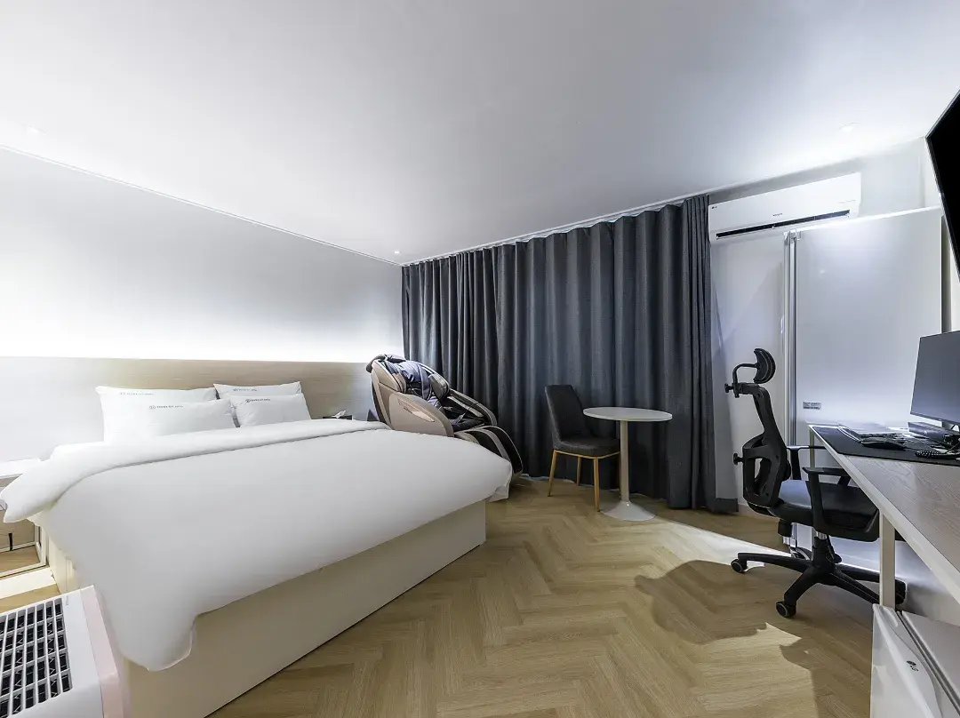 Daejeon Station Brown Dot - Daejeon