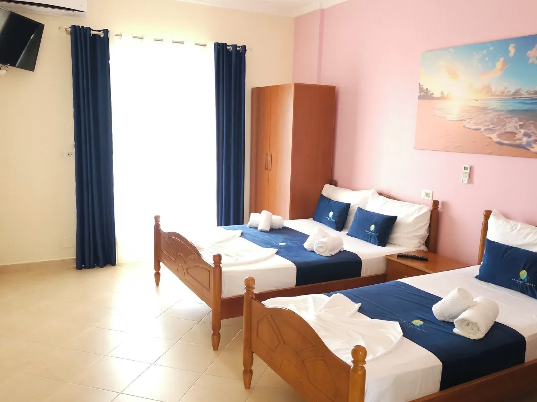 Friends House - Borsh Hotel - Borsh