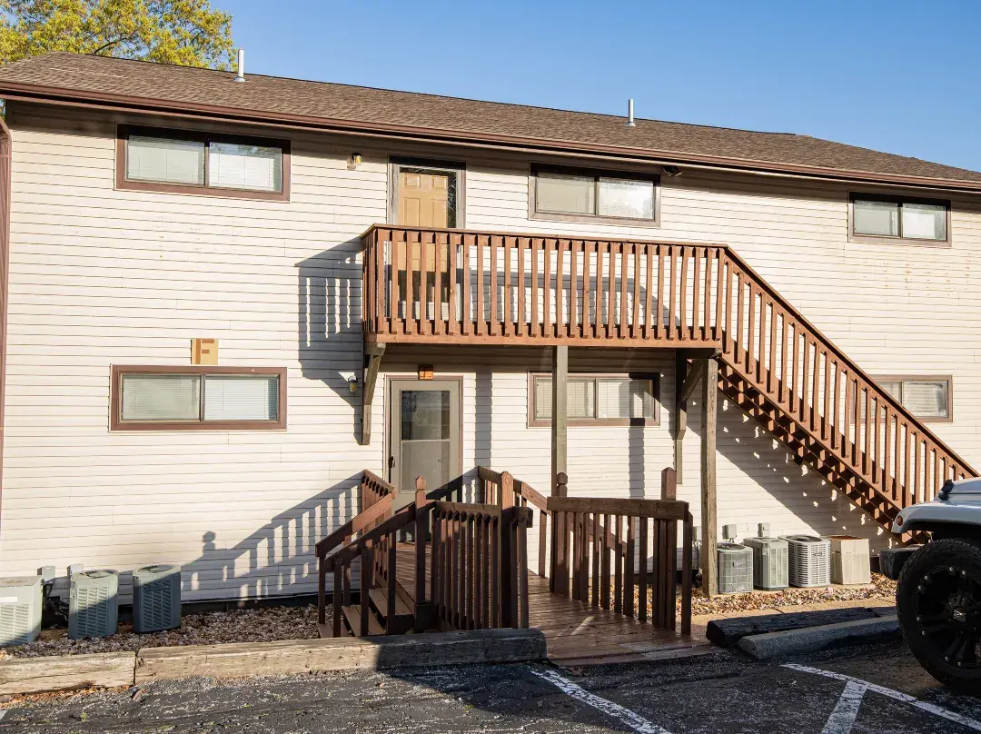 Stunning Views And Lake Access Amenities - Charming Lakefront Retreat - Osage Beach, MO