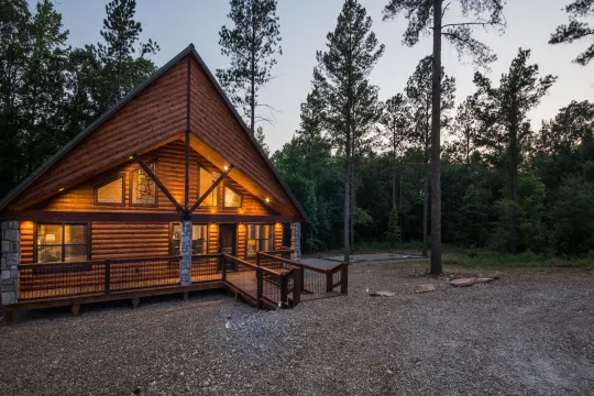 Mountain Bliss Retreat - Hot Tub, Games, Wifi - Broken Bow, OK