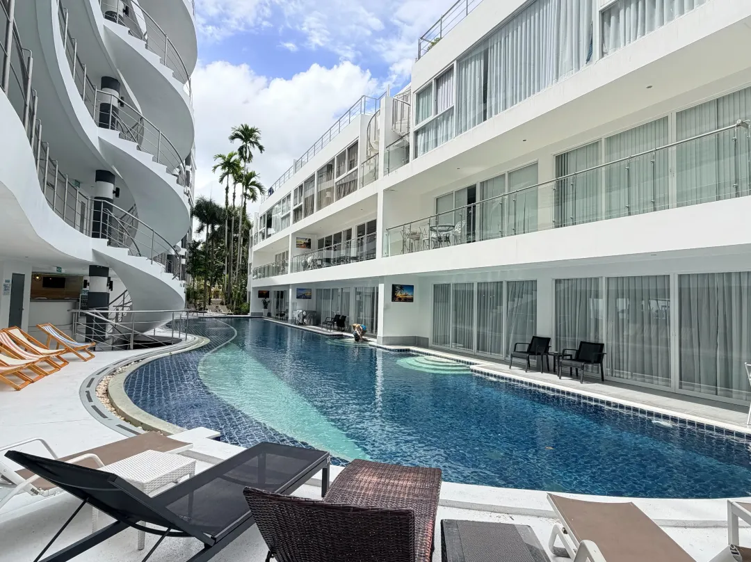 B6 - 1 Bedroom Serviced Apartment, With Sea View Balcony And Shared Pool, Karon - Provincia di Phuket