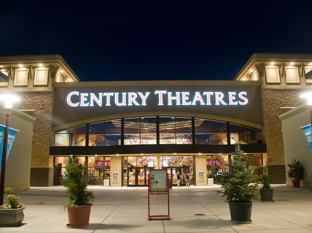 Cozy Living Area With Fenced Backyard And Garage - Charming Getaway - Reno