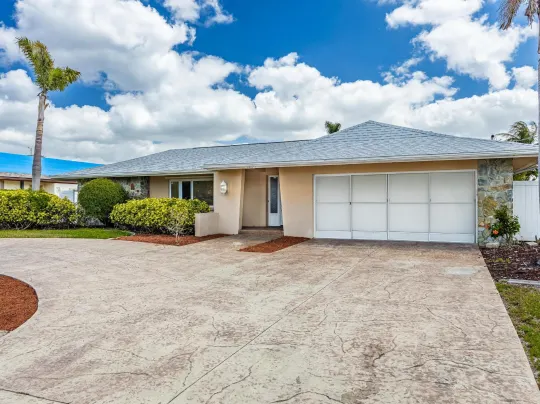Heated Saltwater Pool And Ping Pong Table - Stunning Escape -