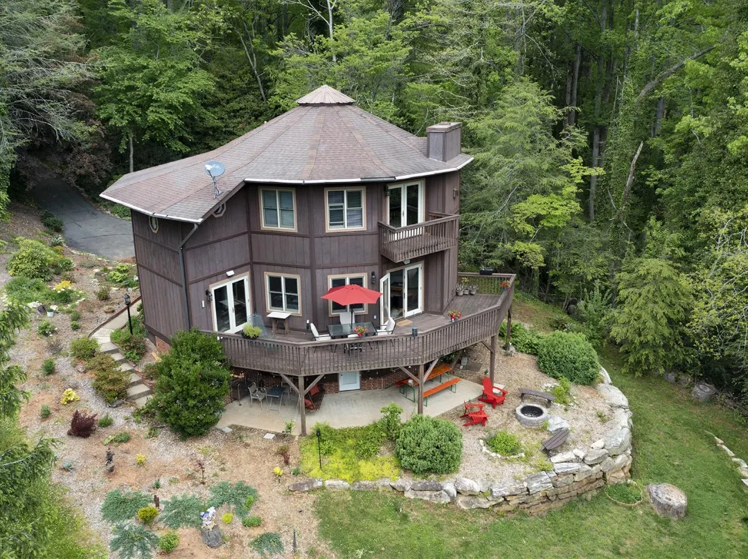 Scenic Views And Cozy Outdoor Space - Charming Mountain Retreat - Brevard, NC