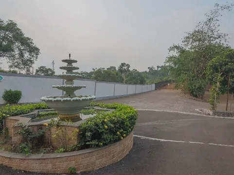 Reddoorz Plus @ Lodaya Gunung Geulis Puncak - Bogor