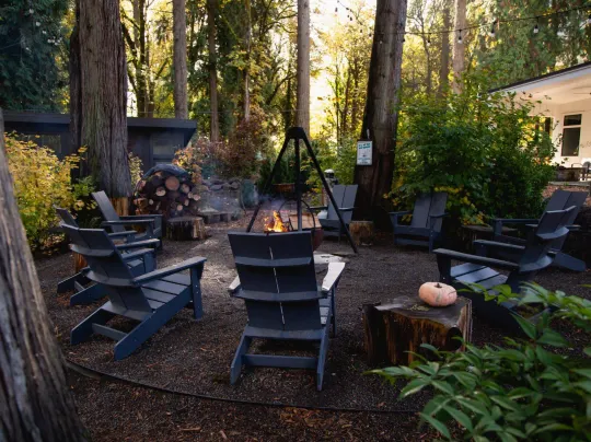 Enormous Covered Patio With Fire Table And Views - Stunning Retreat - Oregon City, OR