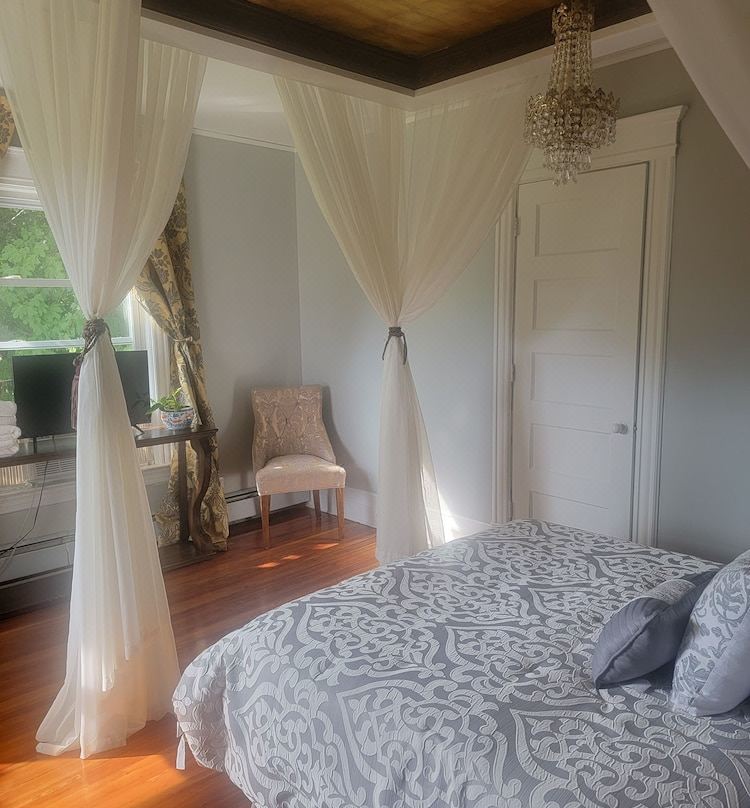 The Queen Of The Catskills B&b - Roxbury, NY